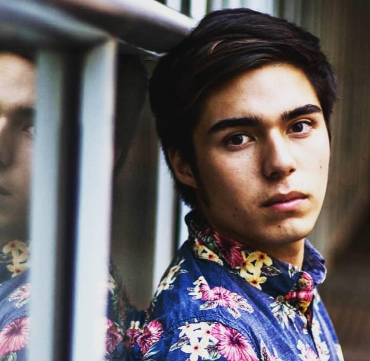 Marcelo Correa, estudiante de Ingeniería Comercial, entre los 100 ...