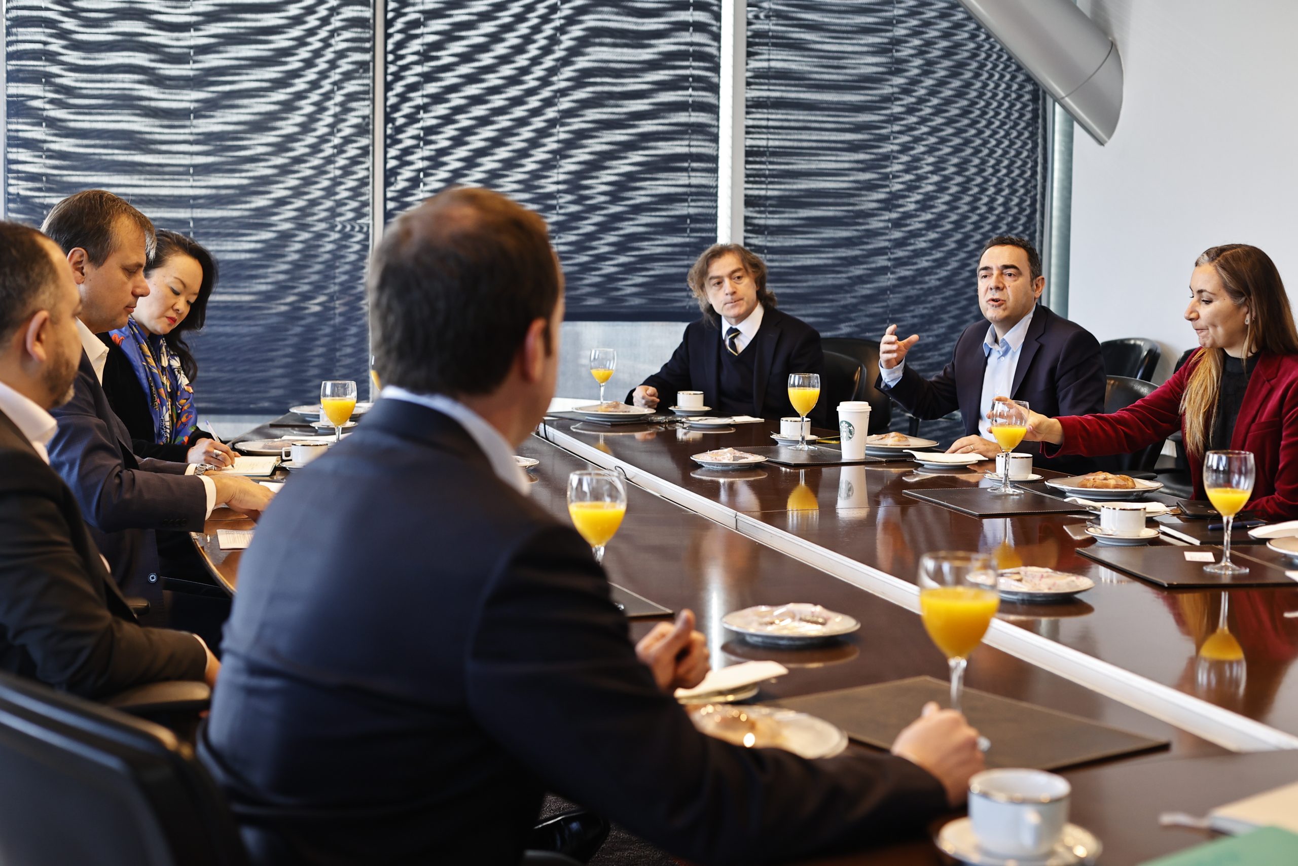 Escuela de Auditoría FAE firma alianza con KPMG Chile – Facultad de ...